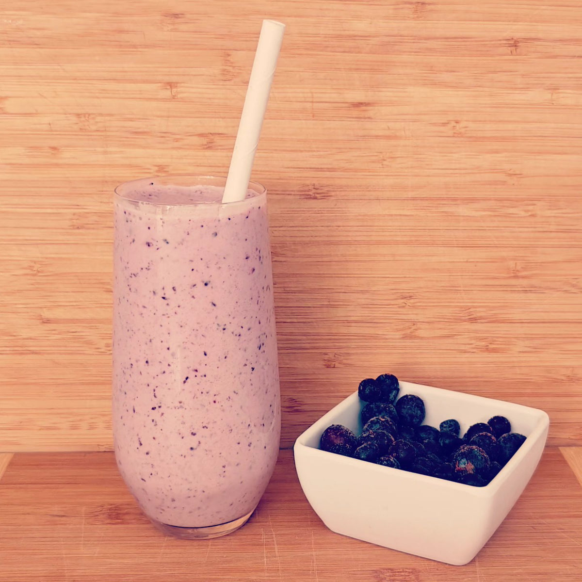 Blueberry, Banana and Linseed Breakfast Smoothie
